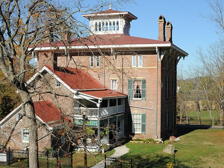 Henderson Hall Experience - Washington County CVB